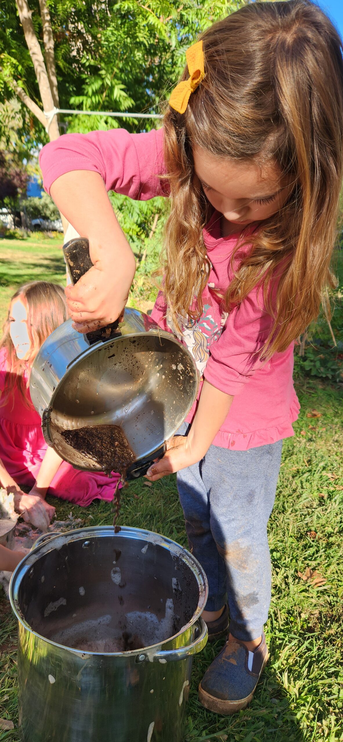 Outdoor Explorers – Kids nature learning and play class.