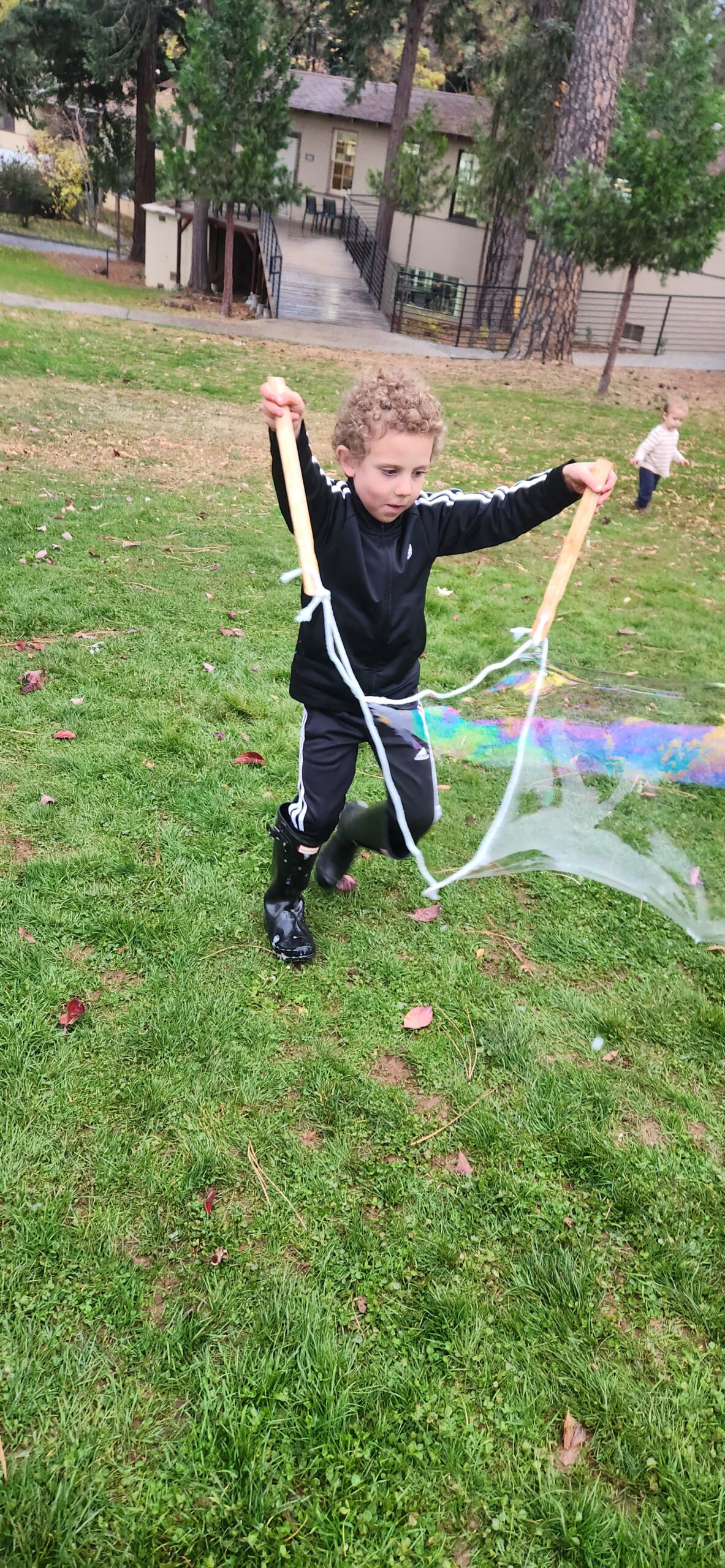 Outdoor Explorers – Kids nature learning and play class.